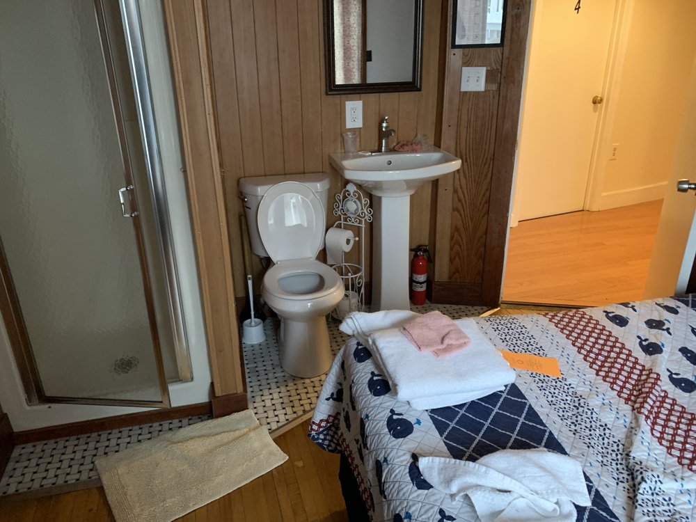 OCEANIC INN - Updated April 2024 - 161 Photos & 43 Reviews - 43 W Grand ...