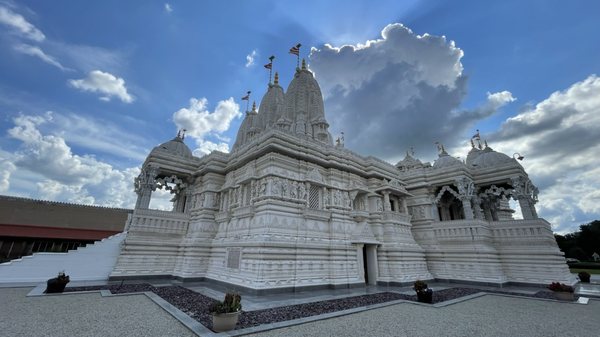 BAPS SHRI SWAMINARAYAN MANDIR, CHICAGO - Updated October 2025 - 261 ...