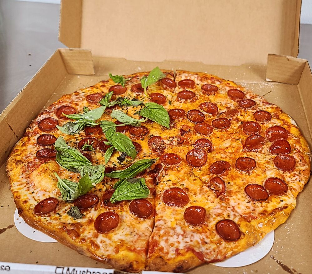 SOLORZANO’S PIZZERIA & POOLSIDE BISTRO - Updated December 2025 - 133 ...