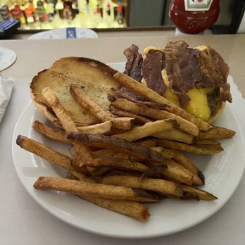 LOWER BANK TAVERN - Updated December 2025 - 18 Photos & 30 Reviews ...