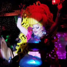 LIPS DRAG QUEEN SHOW PALACE RESTAURANT & BAR - Updated January 2025 ...