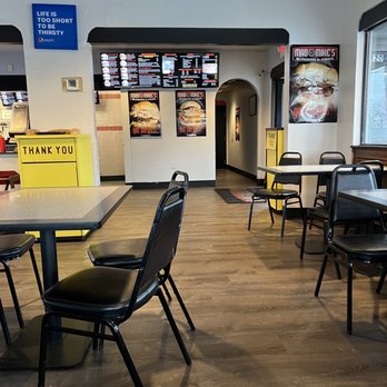 MAD MIKE’S BURGERS & FRIES - Updated July 2024 - 228 Photos & 368 ...