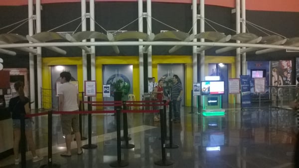 ROBINSONS MOVIEWORLD MANILA - Updated June 2026 - Pedro Gil cor ...