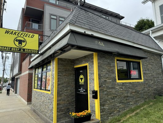 ROAST BEEF & SEAFOOD - Updated October 2025 - 650 Main St, Wakefield ...