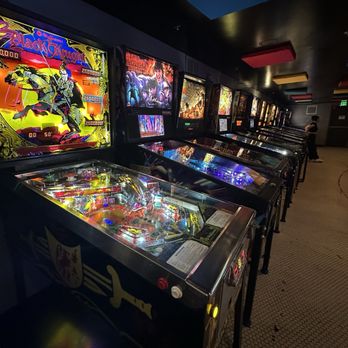 QUARTERS ARCADE BAR - Updated December 2025 - 107 Photos & 135 Reviews ...
