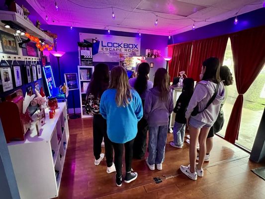 LOCKBOX ESCAPE ROOM - Updated September 2025 - 121 Photos & 168 Reviews ...