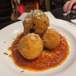 GRAVY - Updated December 2025 - 757 Photos & 832 Reviews - 135 S ...