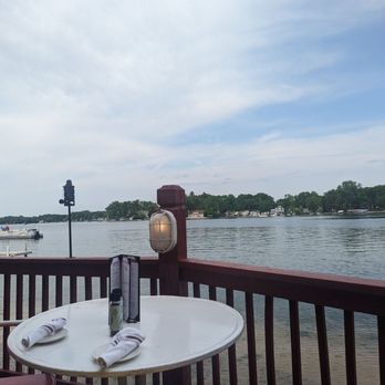 BOSTWICK LAKE INN - Updated June 2025 - 146 Photos & 191 Reviews - 8521 ...