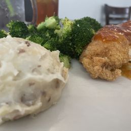 SOUTHERN CHARM RESTAURANT - Updated May 2025 - 566 Photos & 737 Reviews ...