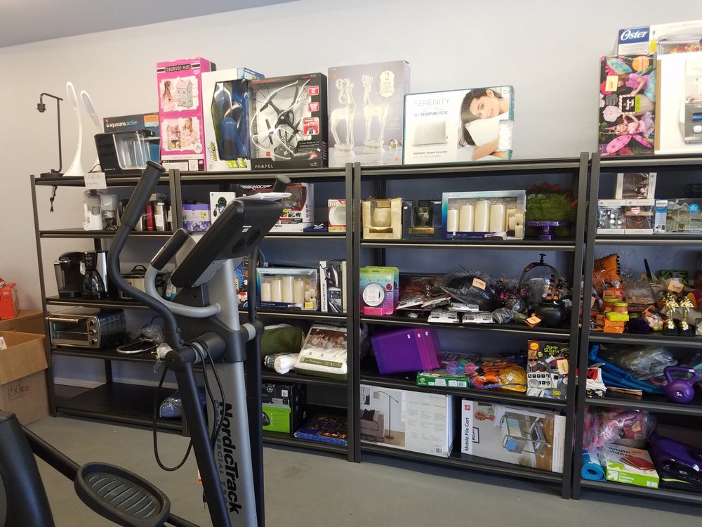 DEALS R US - Updated January 2025 - 2433 N Fresno St, Fresno ...