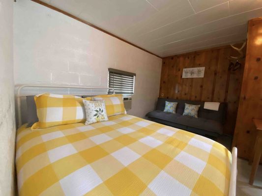 LEMON HOUSE INN - Updated August 2025 - 82 Photos - 146 US-395, Cartago ...