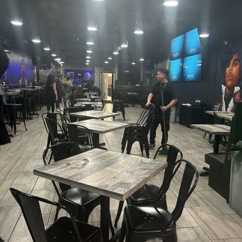 FLASHBACKZ LOUNGE & GRILL - 160 Photos & 168 Reviews - 7013 Greenleaf ...