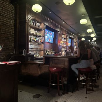 THE WISE GUY - Updated December 2024 - 145 Photos & 60 Reviews - 1924 Main St, Kansas City ...