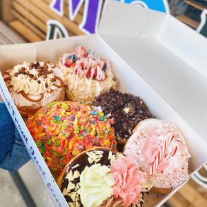 MOJO DONUTS - 2430 Photos & 1701 Reviews - Donuts - 7906 Pines Blvd ...