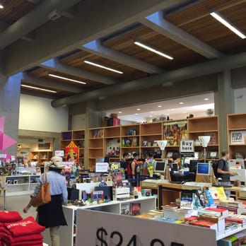 UBC BOOKSTORE - Updated October 2025 - 23 Photos & 30 Reviews - 6200 ...