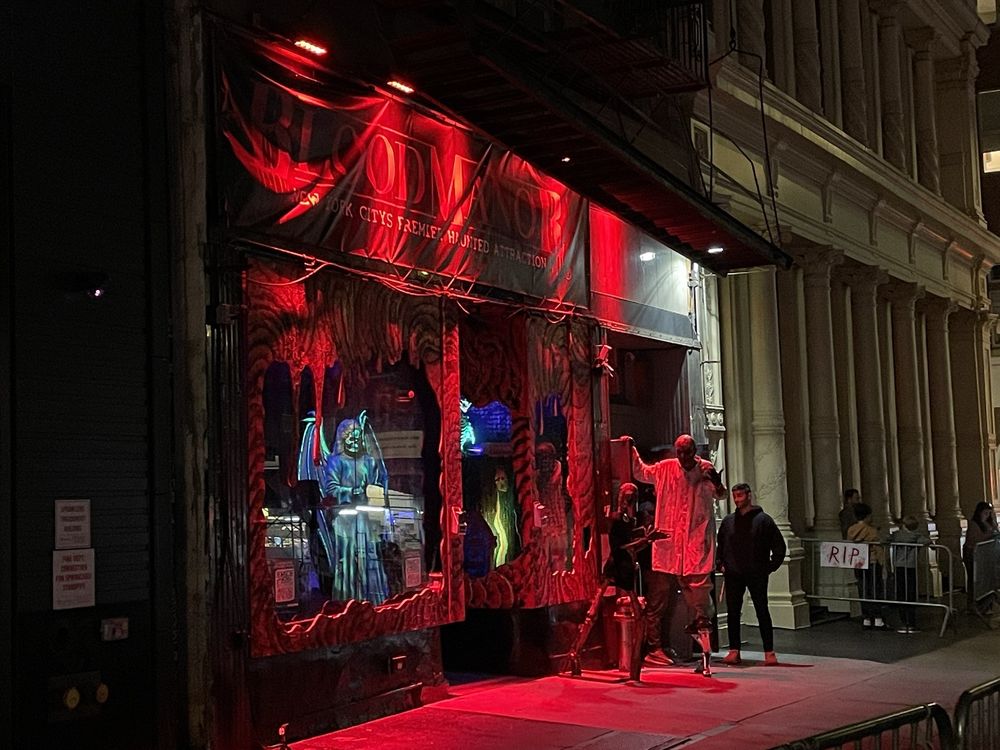 BLOOD MANOR - Updated October 2025 - 121 Photos & 313 Reviews - 359 ...