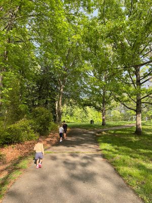 WOLF TRAILS PARK - Updated August 2025 - 9328 Old Courthouse Rd, Vienna ...