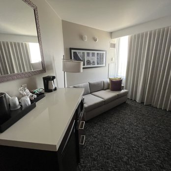 EMBASSY SUITES BY HILTON OKLAHOMA CITY NORTHWEST - Updated December ...