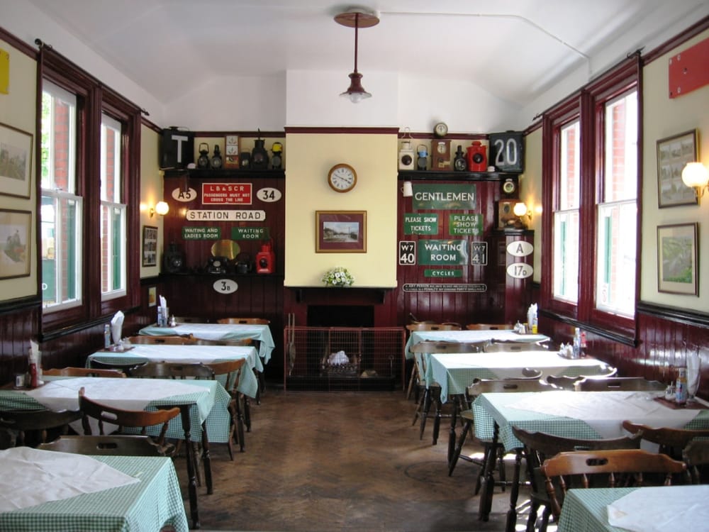 LAVENDER LINE - 25 Photos - Isfield Railway Station Station Road ...