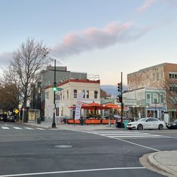 DC CAPITOL SQUARE BAR & GRILL - Updated December 2025 - 171 Photos & 84 ...