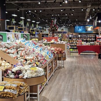 MARKET 32 - Updated June 2025 - 52 Photos & 57 Reviews - 21 Galaxy Pass ...