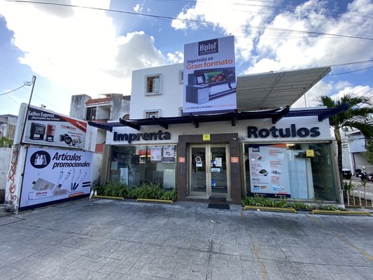 HIPLOT - Updated April 2024 - Av. Chichen-Itza 96, Cancún, Quintana Roo ...