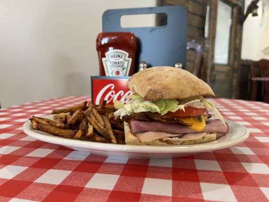 JILLY’S CAFE - Updated December 2025 - 11 Photos - 18427 Ohio St ...