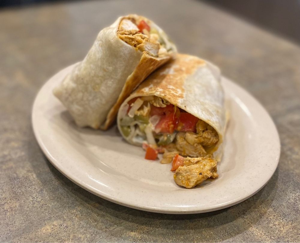 LISA’S LUNCHBOX - Updated December 2025 - 11 Photos - 16651 14 Mile Rd ...