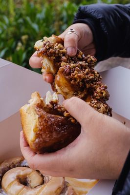 SEATTLE CINNAMON ROLL - Updated November 2025 - 229 Photos & 241 ...