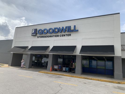 GOODWILL INDUSTRIES - Updated September 2025 - 17 Photos & 10 Reviews ...