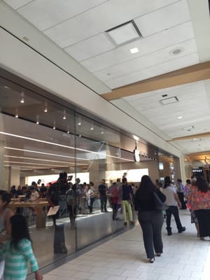 APPLE QUEENS CENTER - Updated October 2025 - 51 Photos & 185 Reviews ...