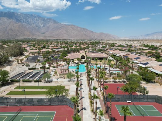 FOUR SEASONS - Updated January 2026 - 3800 Four Seasons Blvd, Palm ...