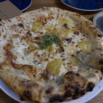 WALRUS PUB & BEER HALL - Updated May 2024 - 138 Photos & 84 Reviews ...