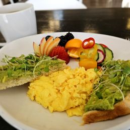 LILY AND LIAM BISTRO - Updated July 2025 - 386 Photos & 320 Reviews ...