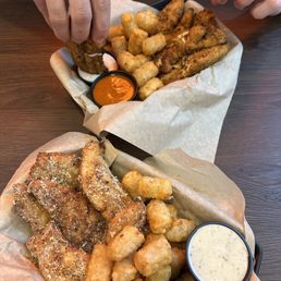 SNEAKYBIRD - Updated October 2025 - 125 Photos & 114 Reviews - 3919 E ...