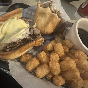 TUNE INN - Updated December 2025 - 362 Photos & 570 Reviews - 331 ...