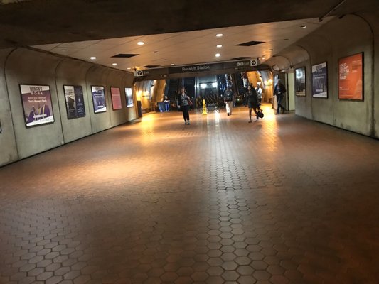 ROSSLYN METRO STATION - 80 Photos & 71 Reviews - 1850 N Moore St ...