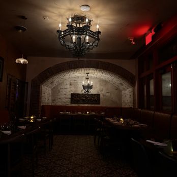 ROMAN WOLVES - Updated December 2025 - 1281 Photos & 674 Reviews - 1980 ...