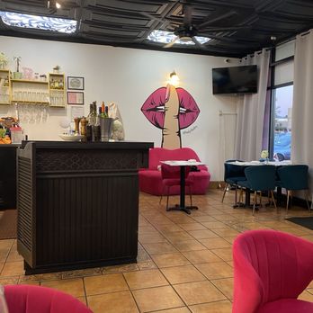 LADY R BISTRO - Updated March 2025 - 186 Photos & 113 Reviews - 27192 ...