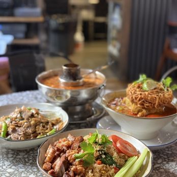 KIN LEN THAI NIGHT BITES - Updated January 2025 - 2536 Photos & 853 ...