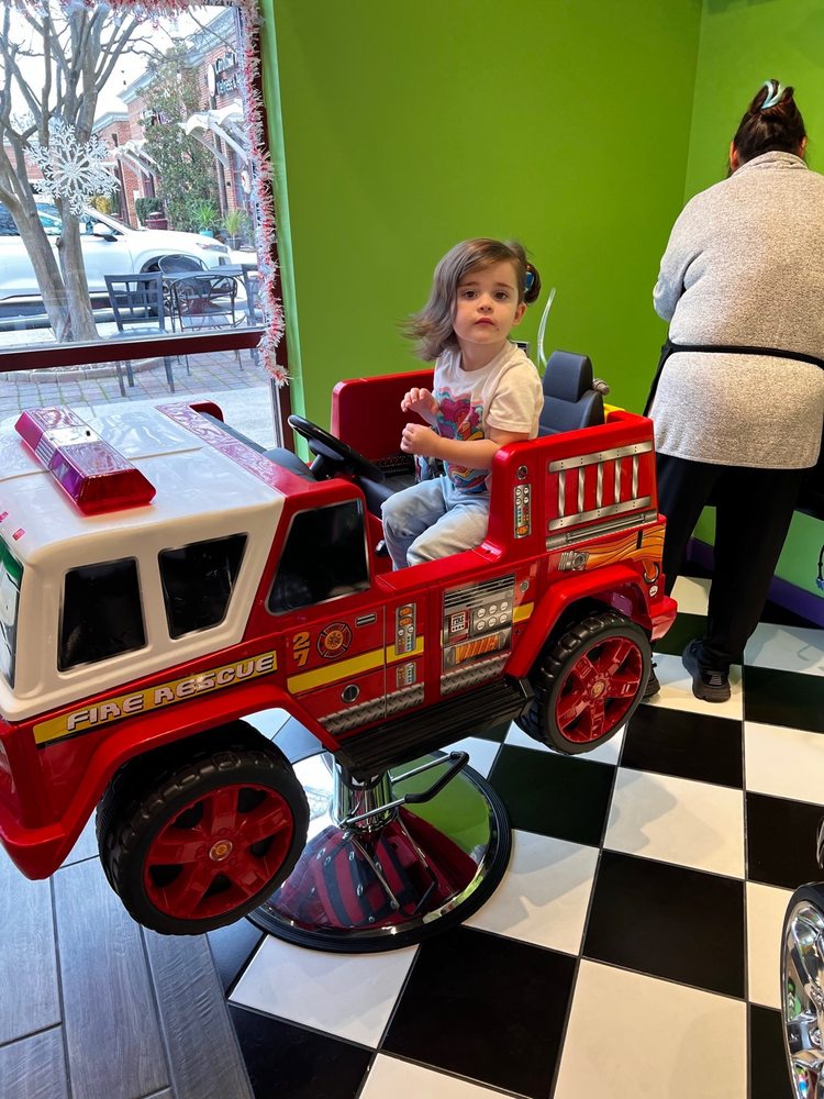 SHARKEY’S CUTS FOR KIDS - Updated August 2025 - 12 Photos & 17 Reviews ...