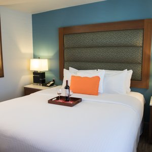 MIKADO HOTEL - 197 Photos & 165 Reviews - 12600 Riverside Dr, North ...