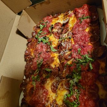 DETROIT SQUARE PIZZA - Updated March 2025 - 40 Photos & 42 Reviews ...