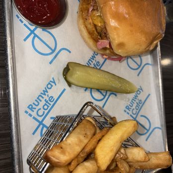 JET RUNWAY CAFE - Updated August 2025 - 1778 Photos & 941 Reviews ...