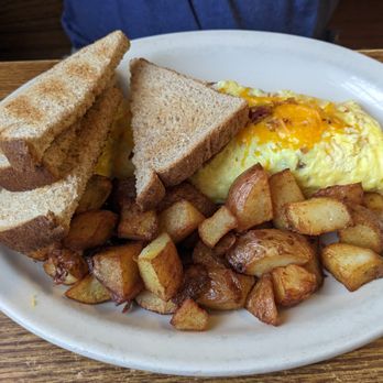 ALVA COUNTRY DINER - Updated October 2025 - 148 Photos & 181 Reviews ...