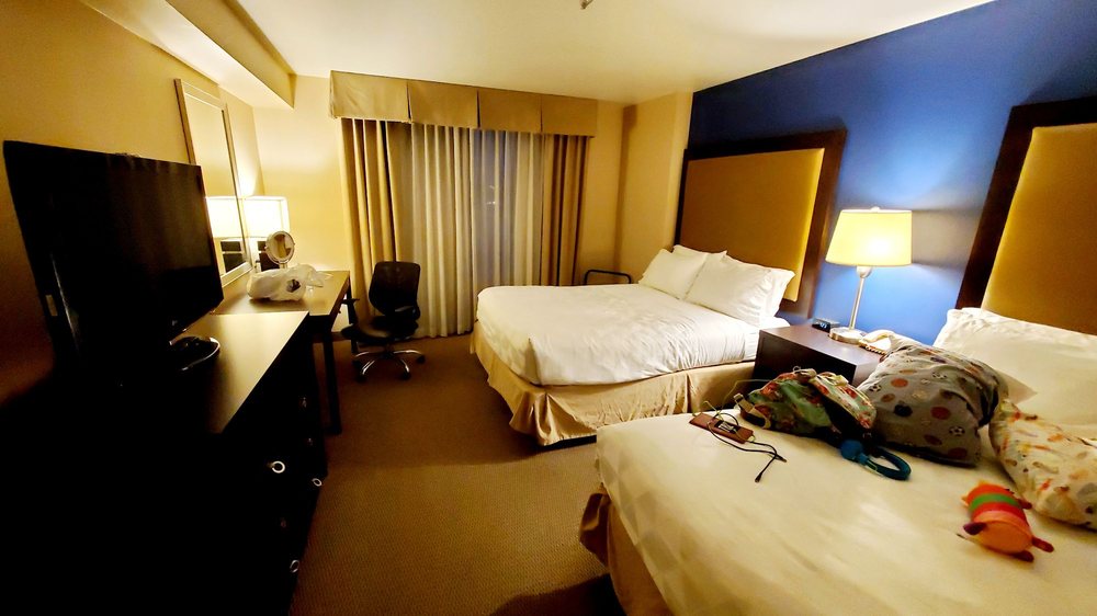 HOLIDAY INN PHOENIX AIRPORT - Updated August 2025 - 97 Photos & 95 ...