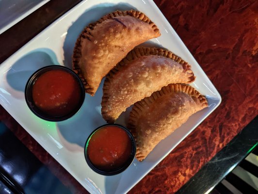 HEADLINER BAR & GRILL - Updated December 2025 - 19 Photos & 29 Reviews ...