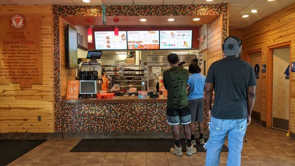POPEYES LOUISIANA KITCHEN - Updated July 2024 - 175 Photos & 437 ...