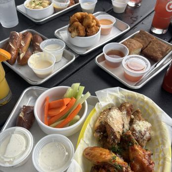 ON ROTATION BREWERY & KITCHEN - Updated January 2026 - 304 Photos & 113 ...