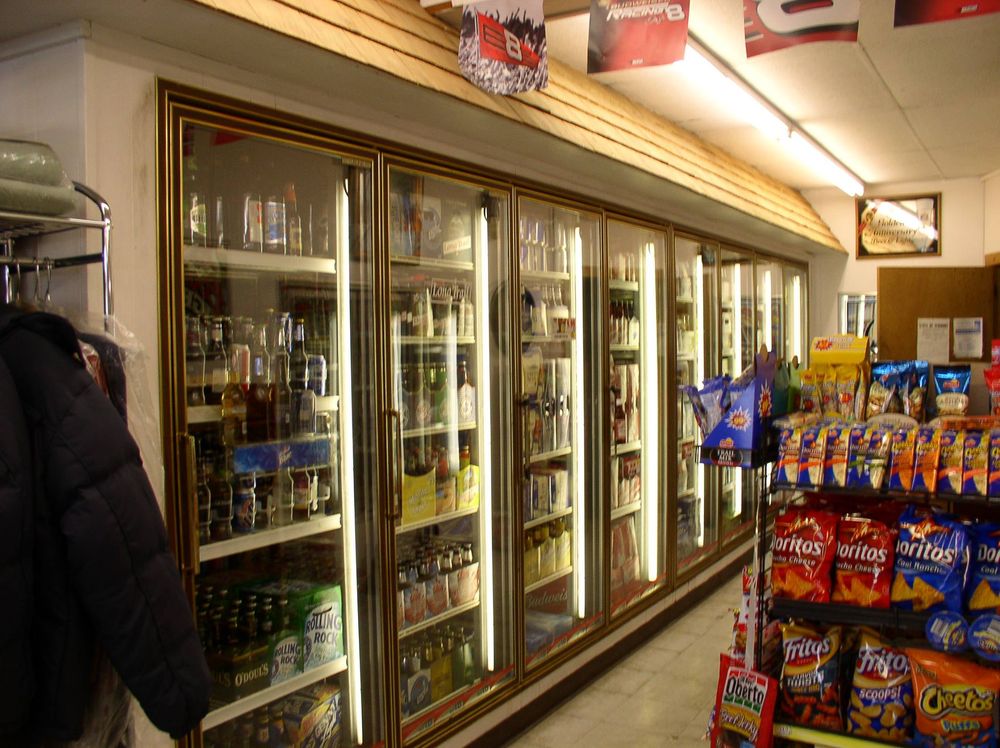 DERBY CORNER MINI MART - Updated January 2026 - 24 Photos - 3131 US-5 ...